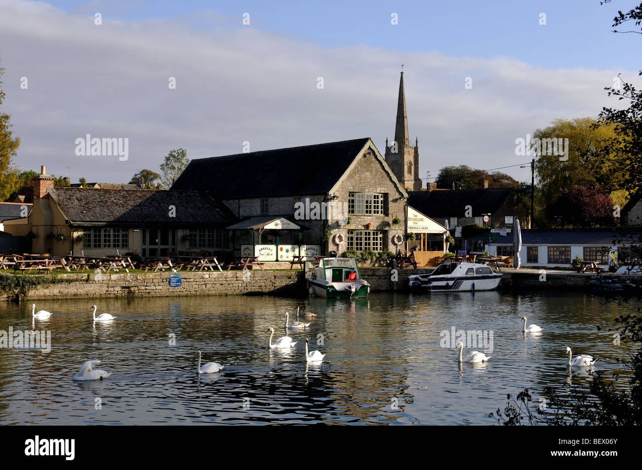 River Thames, Lechlade, Gloucestershire, England, UK Stock Photo - Alamy