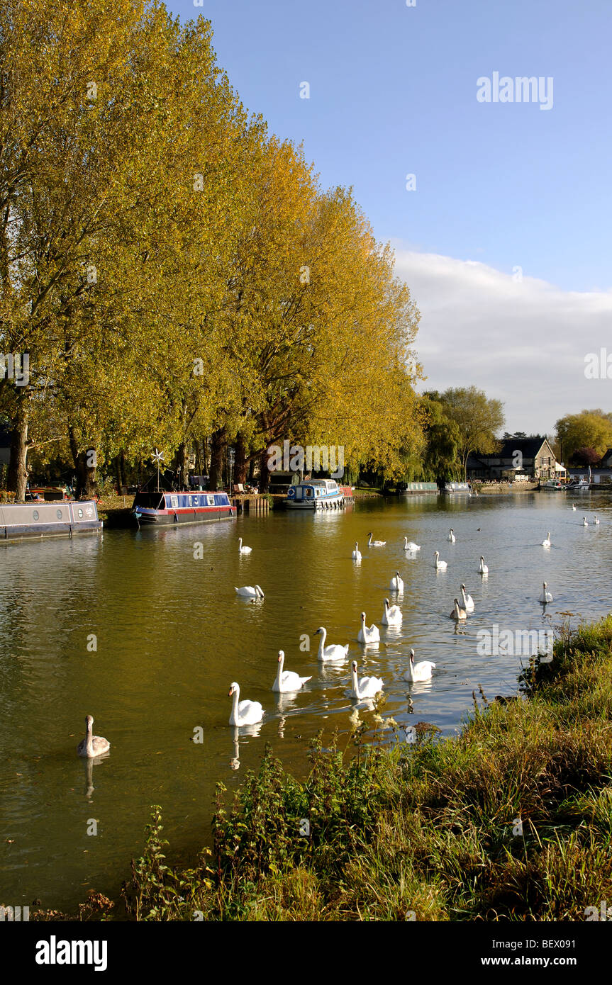 River Thames in autumn, Lechlade, Gloucestershire, England, UK Stock ...