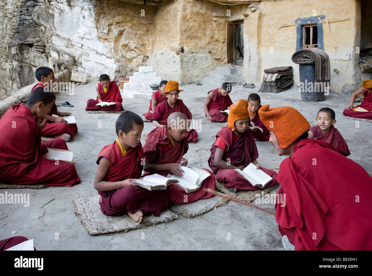 Novice monks at school hi-res stock photography and images - Alamy
