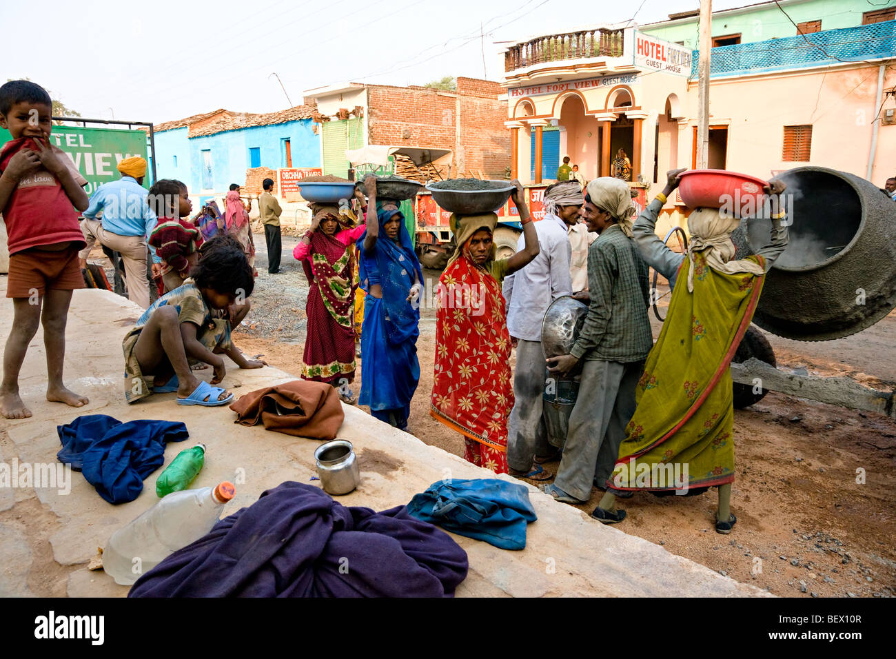 People living around the Orchha village, Madhya pradesh, India Stock ...