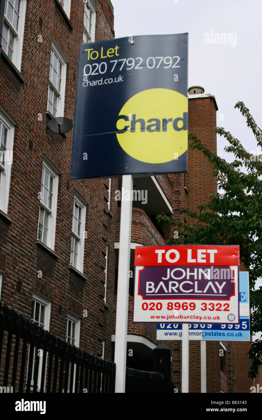 To Let signs in London West End Stock Photo - Alamy