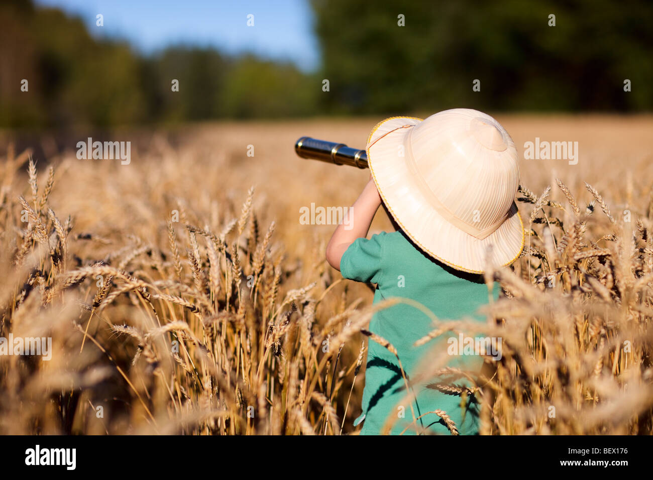 Portrait of 4 years old boy in explorer hat Stock Photo - Alamy