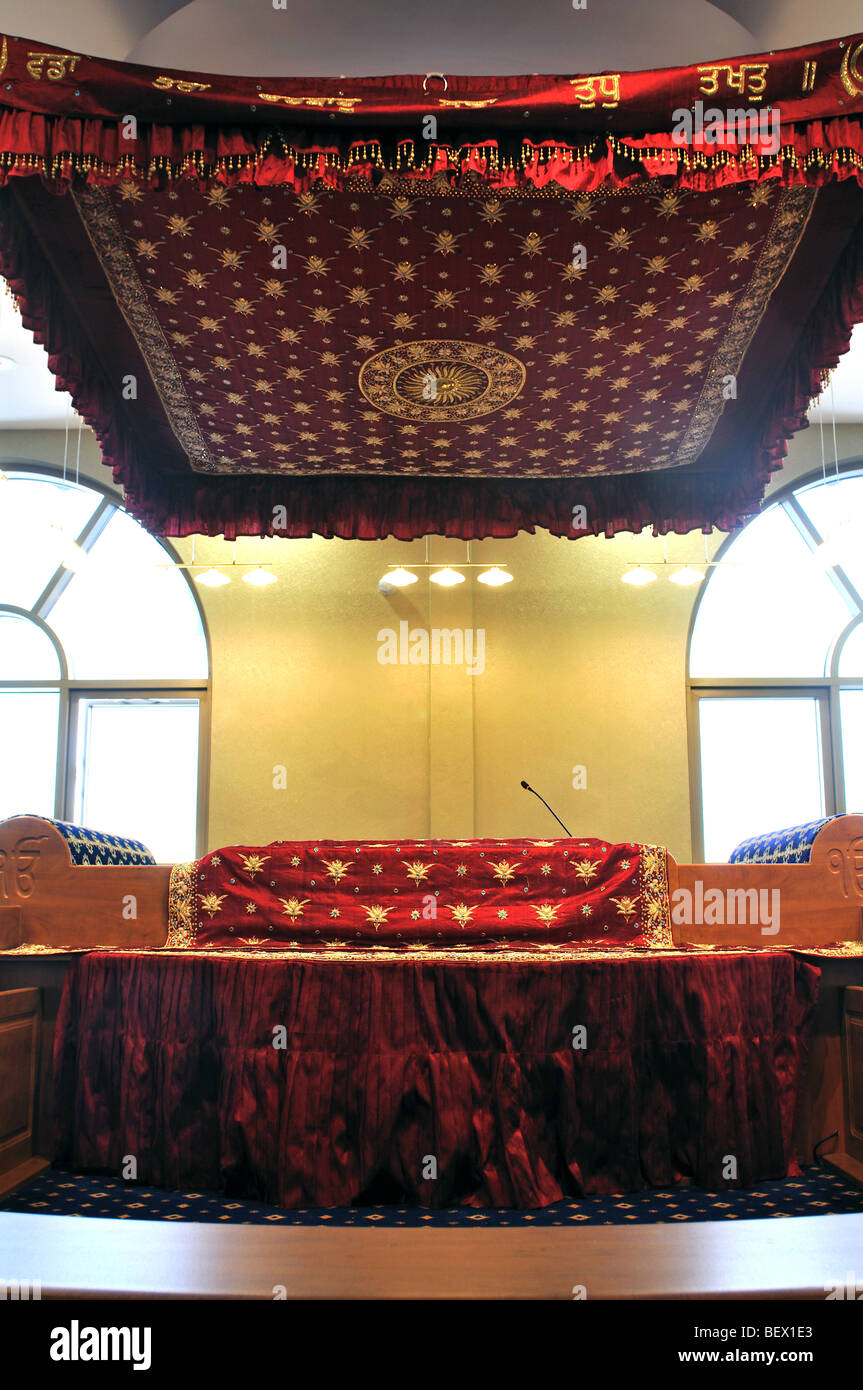 Gurdwaras interior hi-res stock photography and images - Alamy