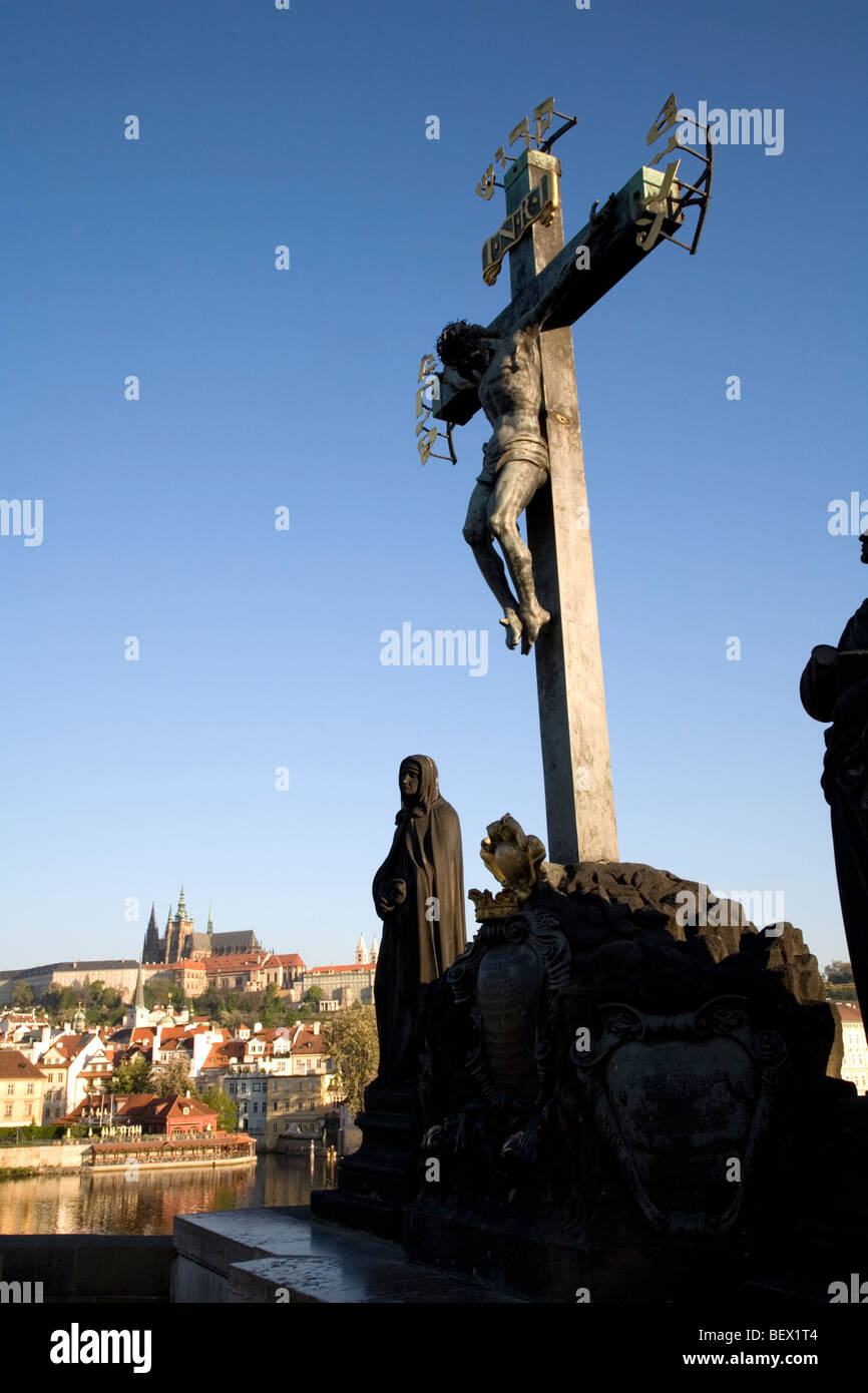 Statue of Christ on Cross, Charles Bridge Prague Stock Photo - Alamy