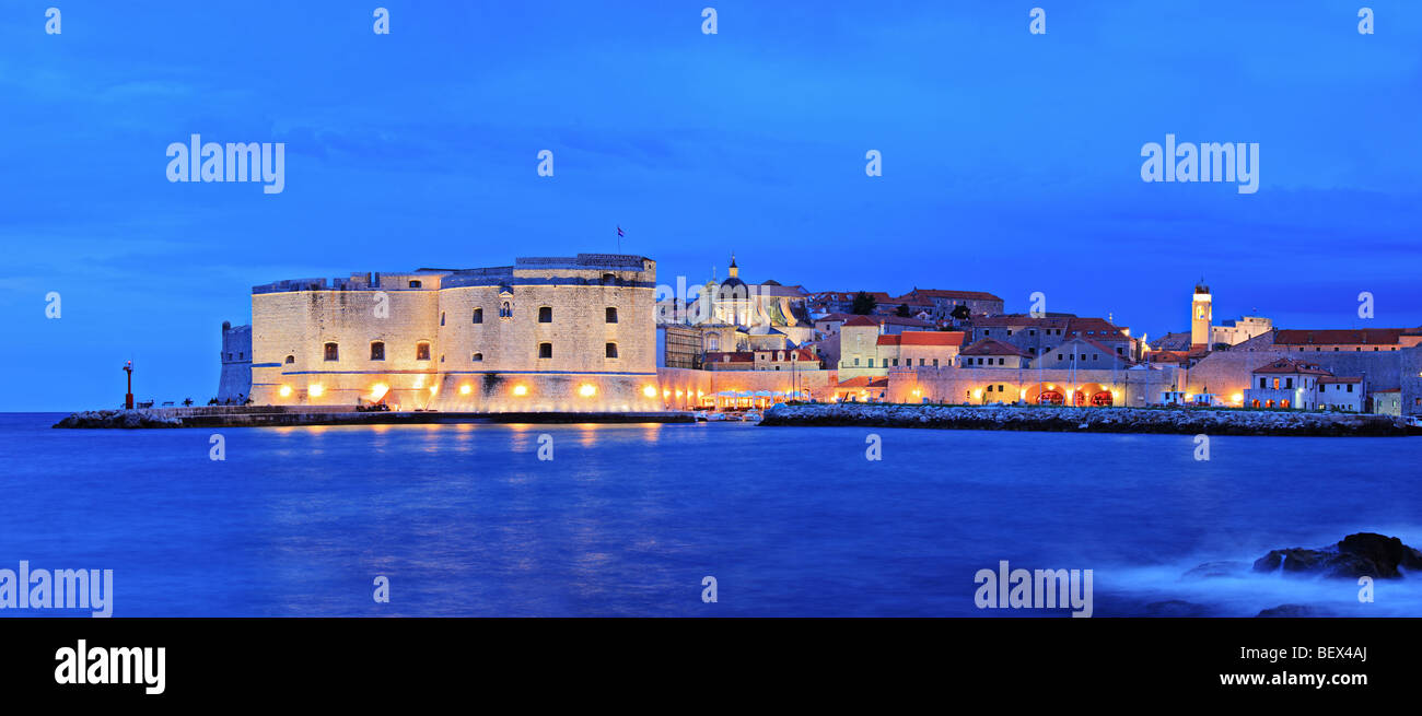 Split croatia night dusk hi-res stock photography and images - Alamy