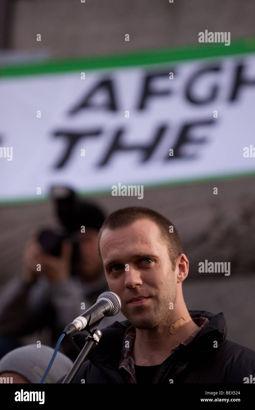 Lance Corporal Joe Glenton at anti-war demonstration Stock Photo - Alamy