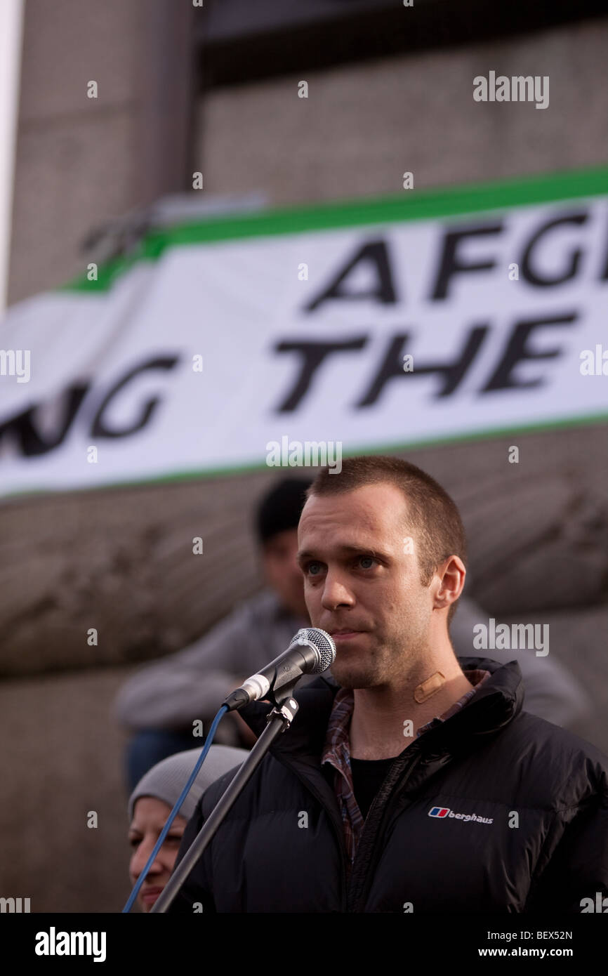 Lance Corporal Joe Glenton at anti-war demonstration Stock Photo - Alamy