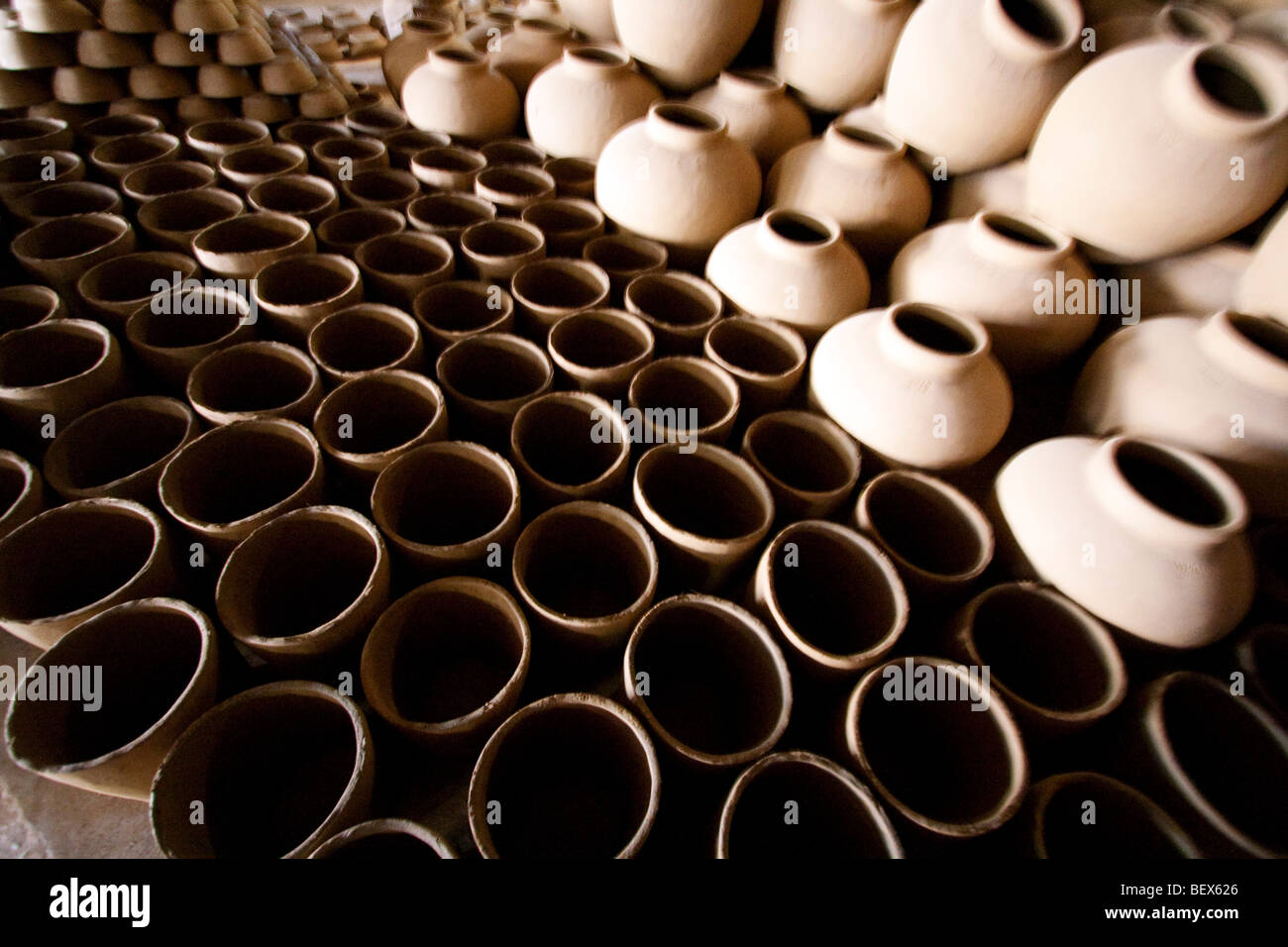 Vigan Pottery Making High Resolution Stock Photography and Images - Alamy