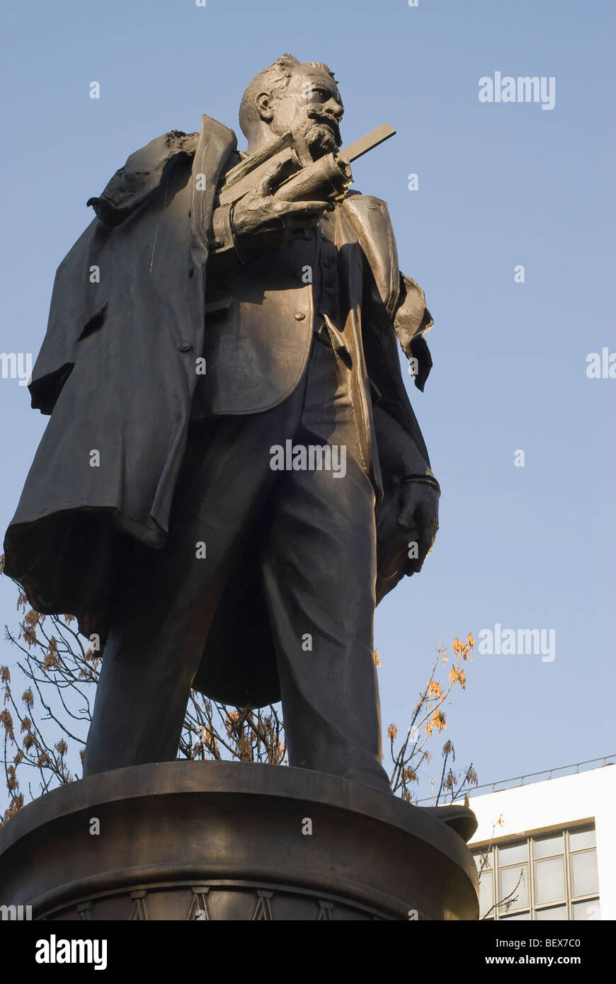 Statue to Russian engineer Shuhov who built first Soviet TV tower ...