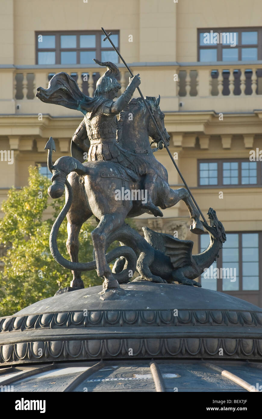 Saint george sculpture hi-res stock photography and images - Alamy