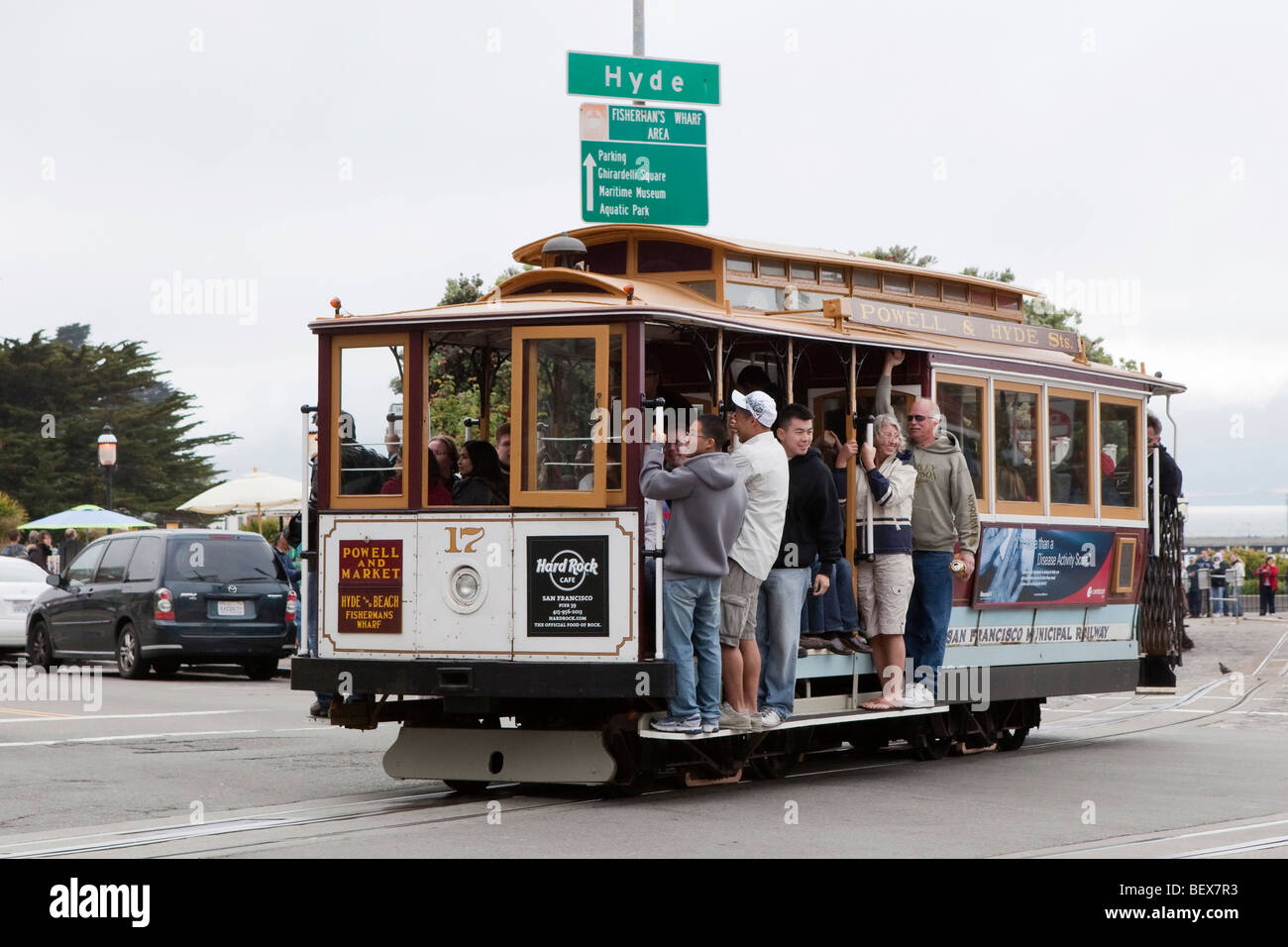 Crowded cable car san francisco hi-res stock photography and images - Alamy