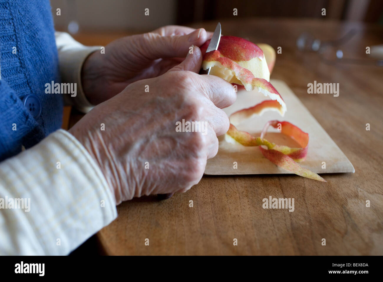 Peeling an apple hi-res stock photography and images - Alamy