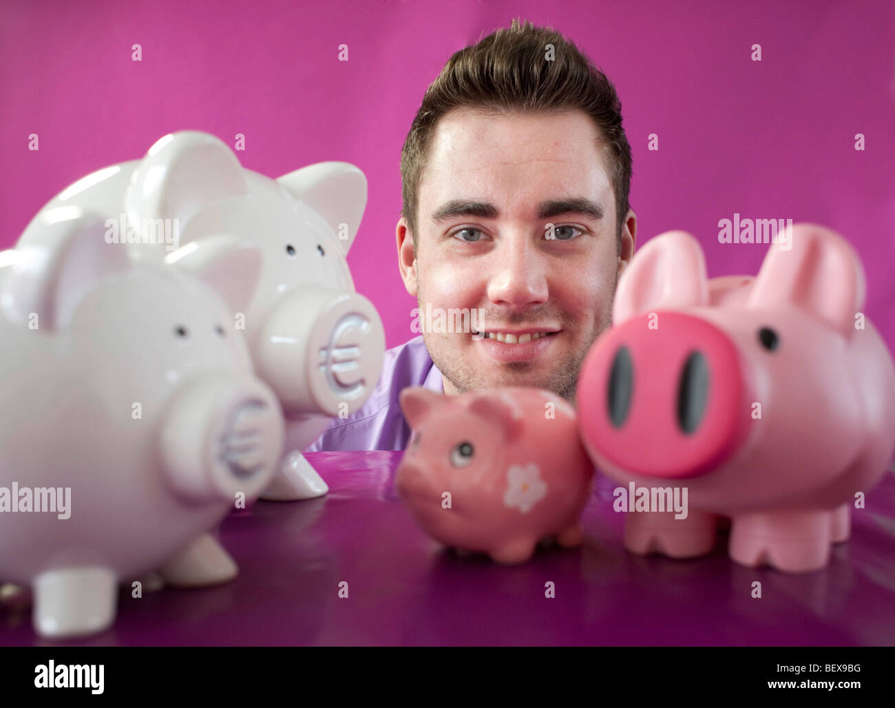 Schwein bank mann hi-res stock photography and images - Alamy