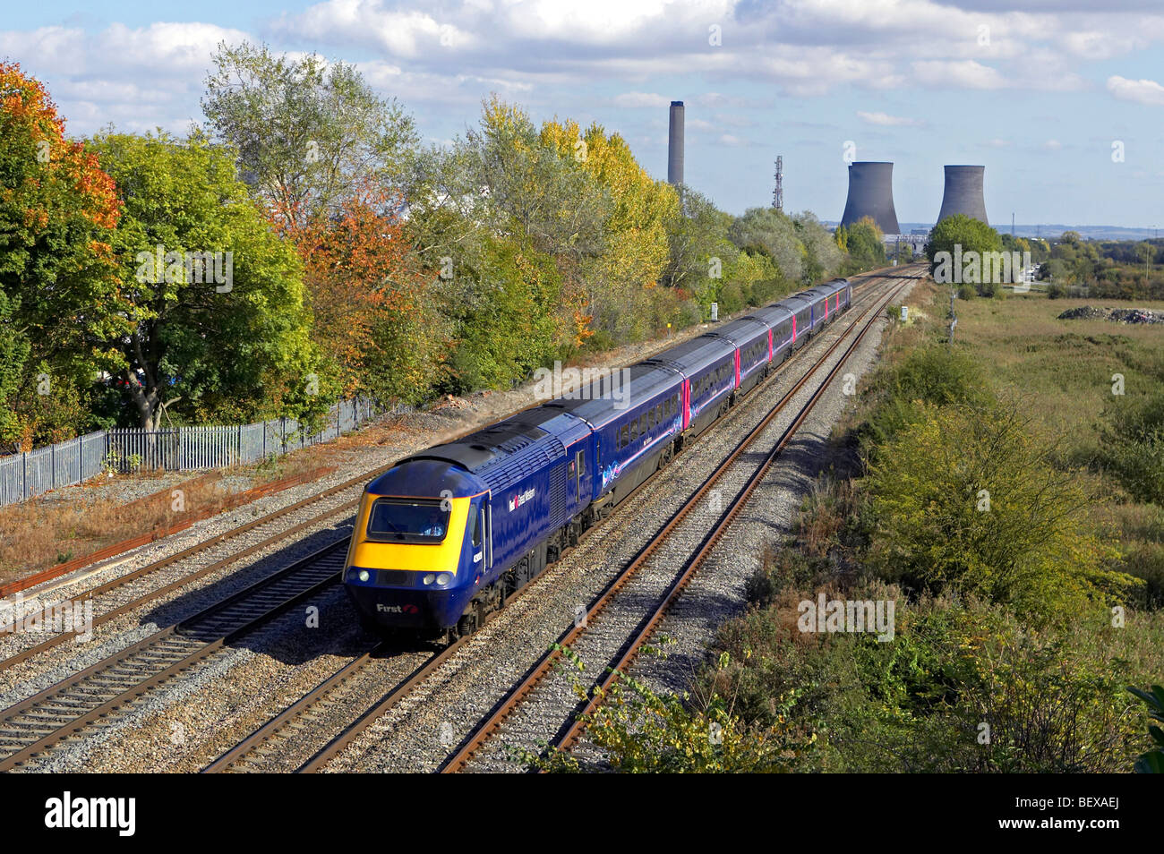 43009 leads a First Great Western HST on a London Paddington - Swansea ...