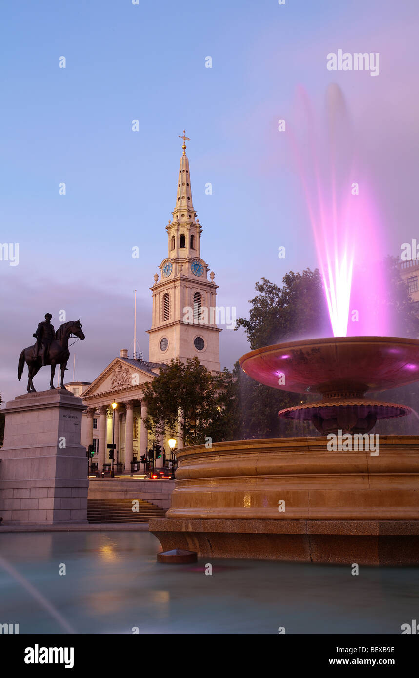 Iconic trafalgar square hi-res stock photography and images - Alamy