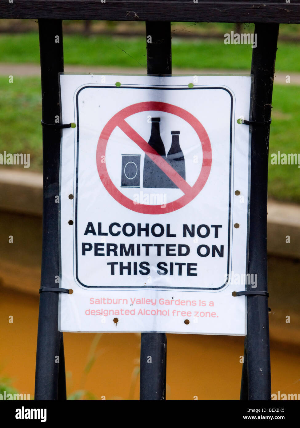Drinking ban alcohol sign hi-res stock photography and images - Alamy