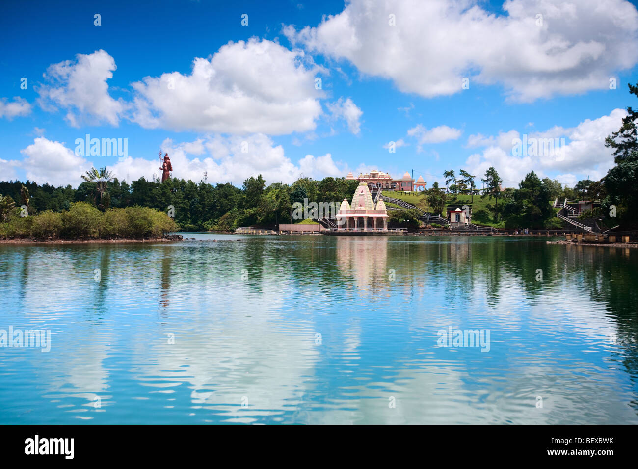 Mauritius shiva statue lake grand bassin temple hi-res stock ...