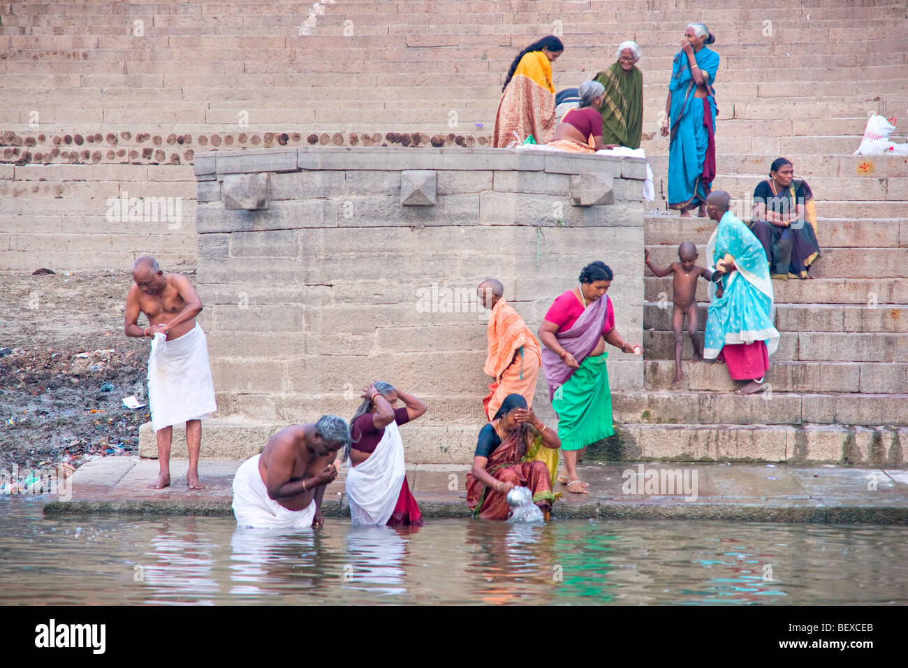 Gaya ghat hi-res stock photography and images - Alamy