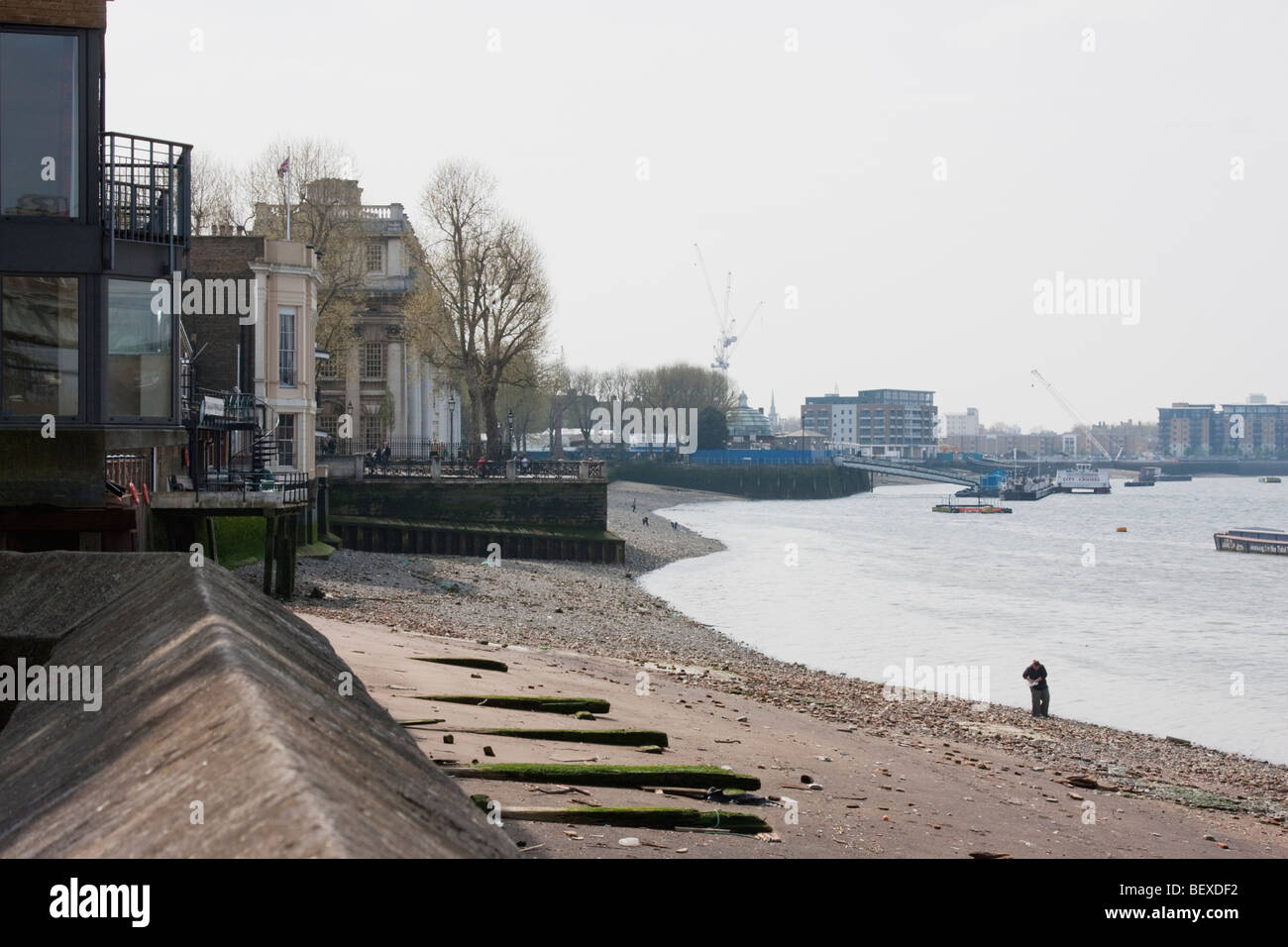 Low tide on the River Thames at Greenwich, London UK Stock Photo - Alamy