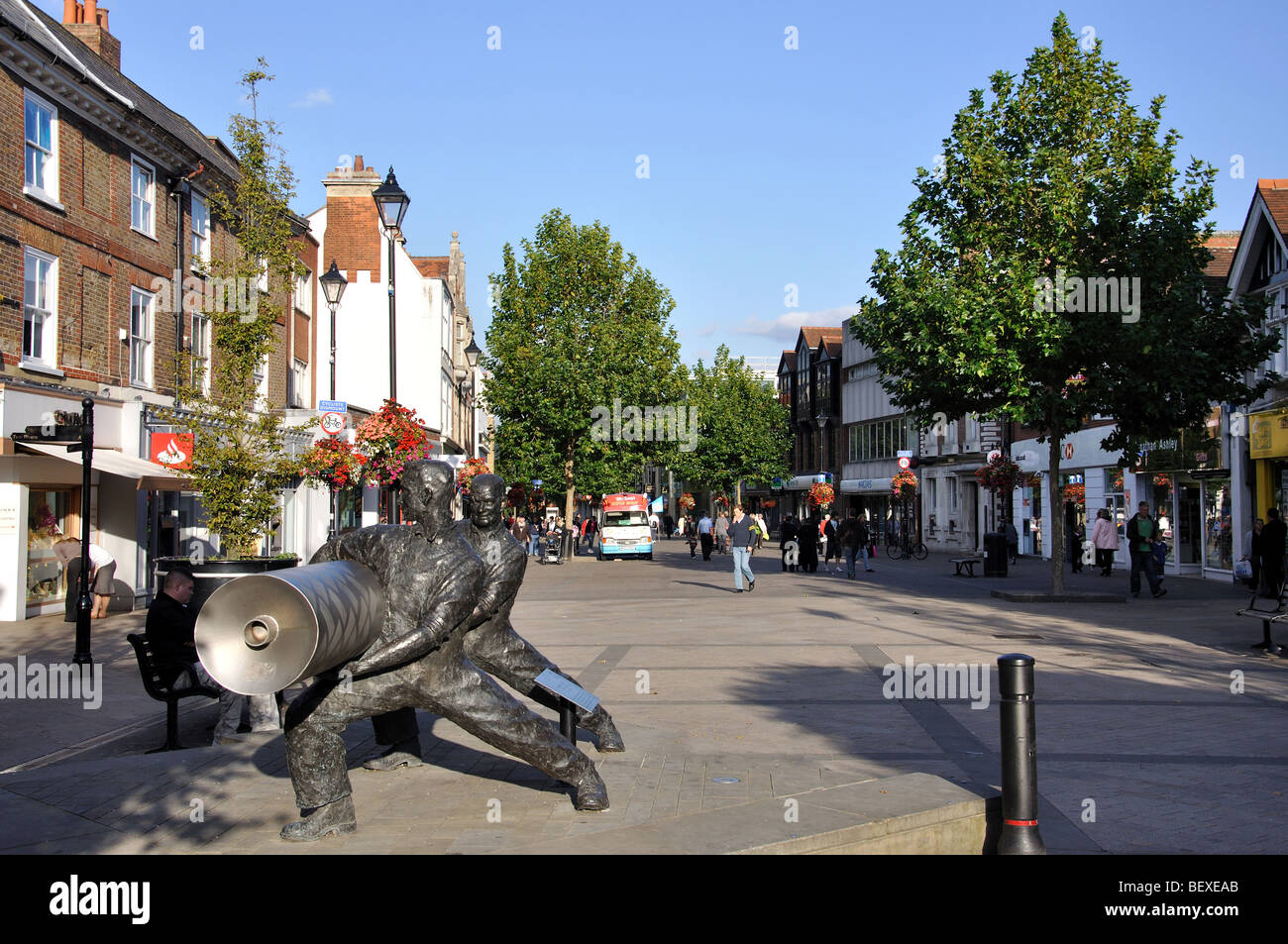 Staines Lino Sculpture, High Street, Staines-upon-Thames, Surrey ...