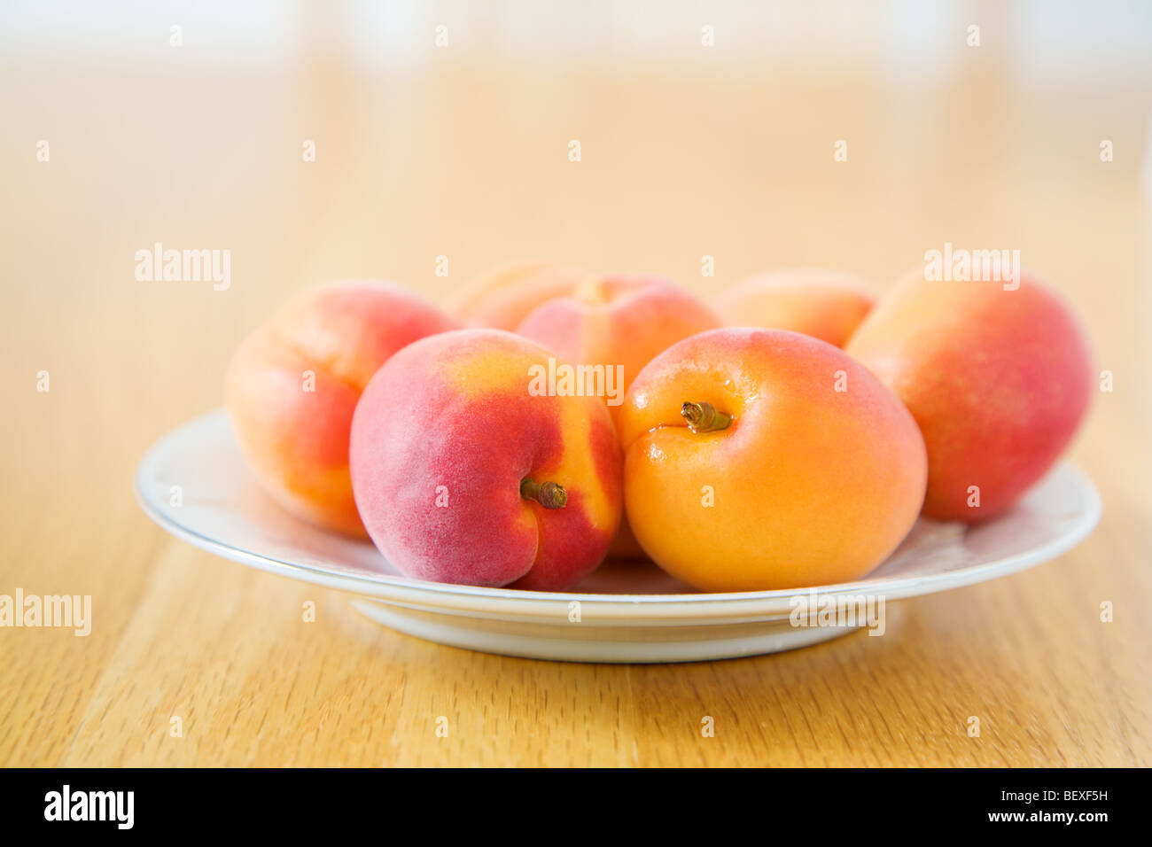 Red apricots hi-res stock photography and images - Alamy