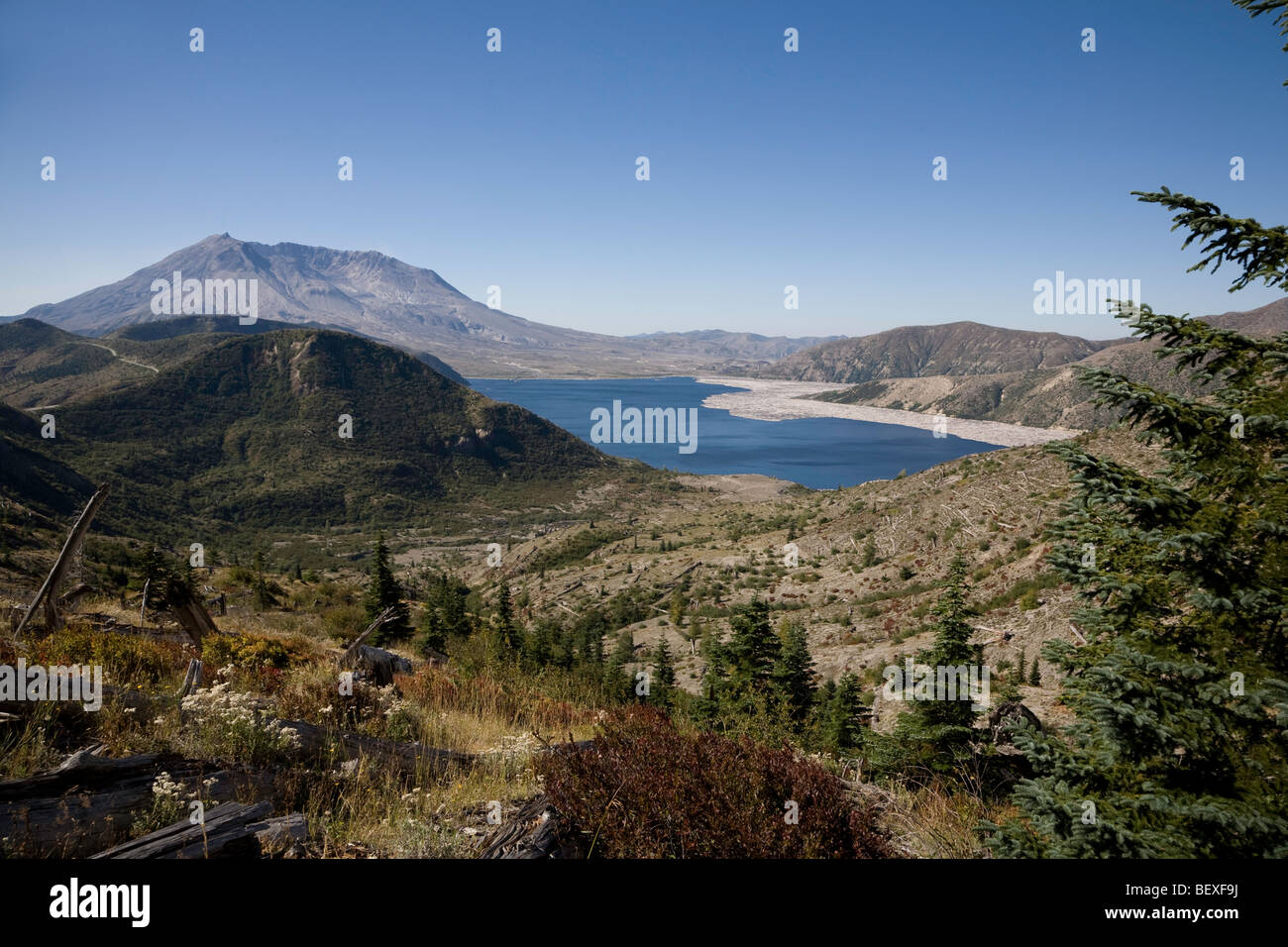Spirit Lake from the Independence Pass Trail, Mount St. Helens National ...