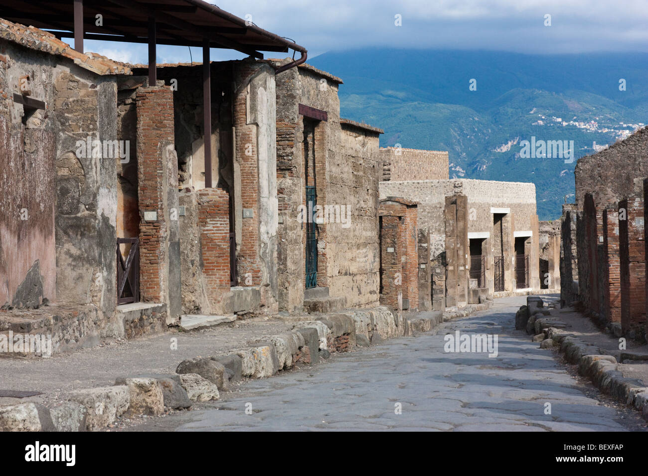 Pompeii shops hi-res stock photography and images - Alamy