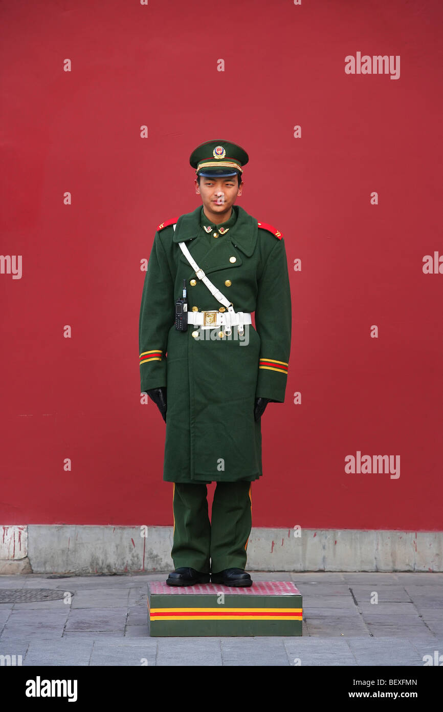 Red soldiers china hi-res stock photography and images - Alamy