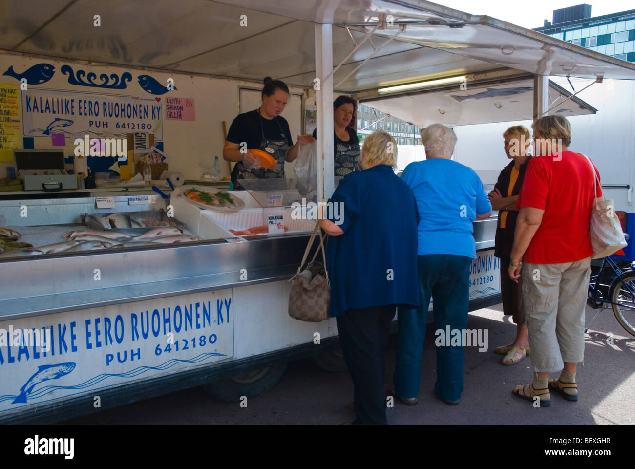 Fish seafood stall market hi-res stock photography and images - Alamy