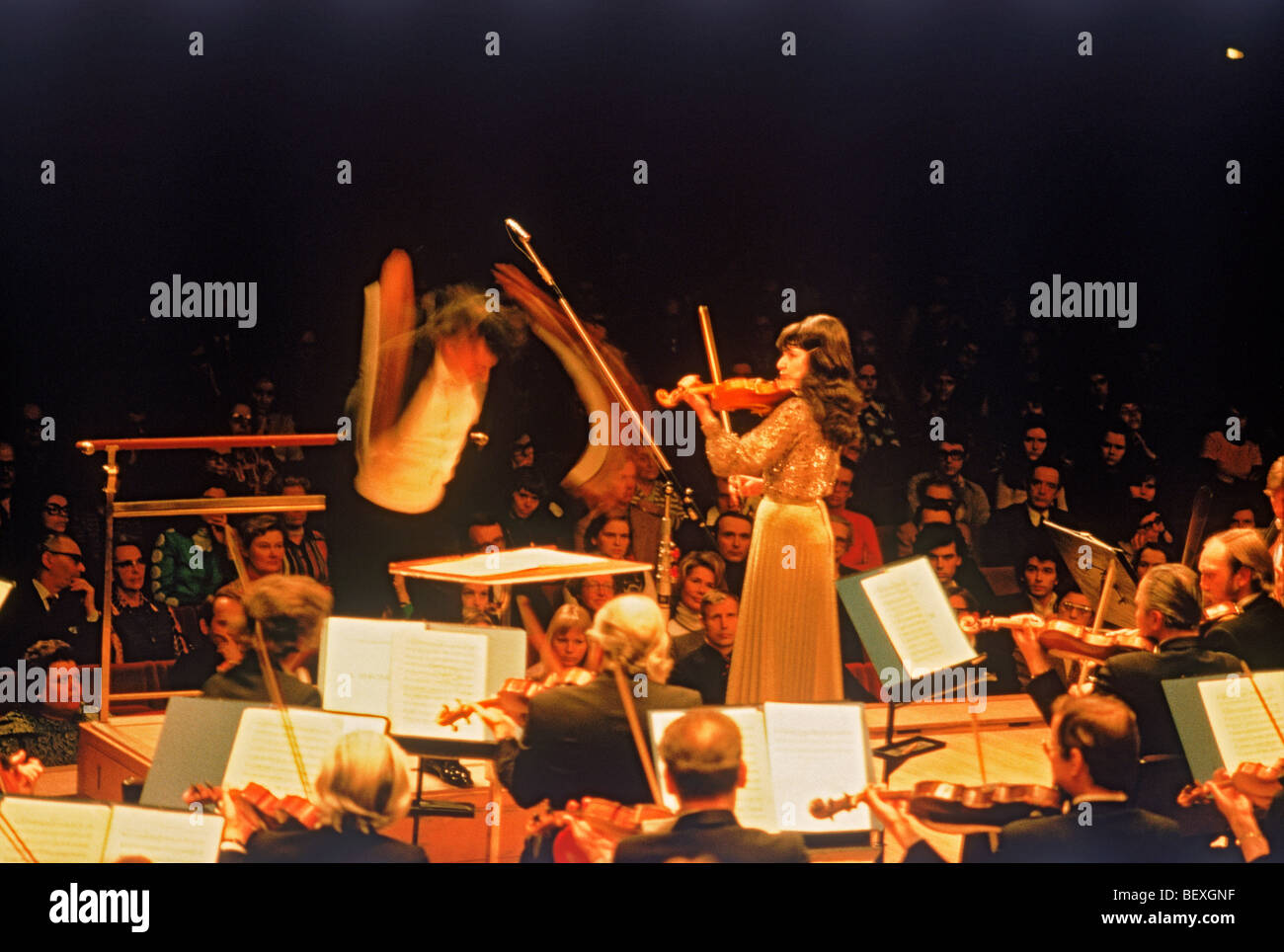 Conductor orchestra back hi-res stock photography and images - Alamy