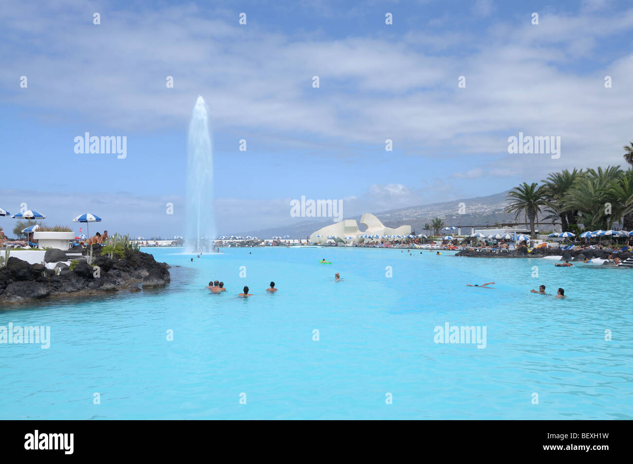 Lago martianez in puerto de la cruz hi-res stock photography and images ...