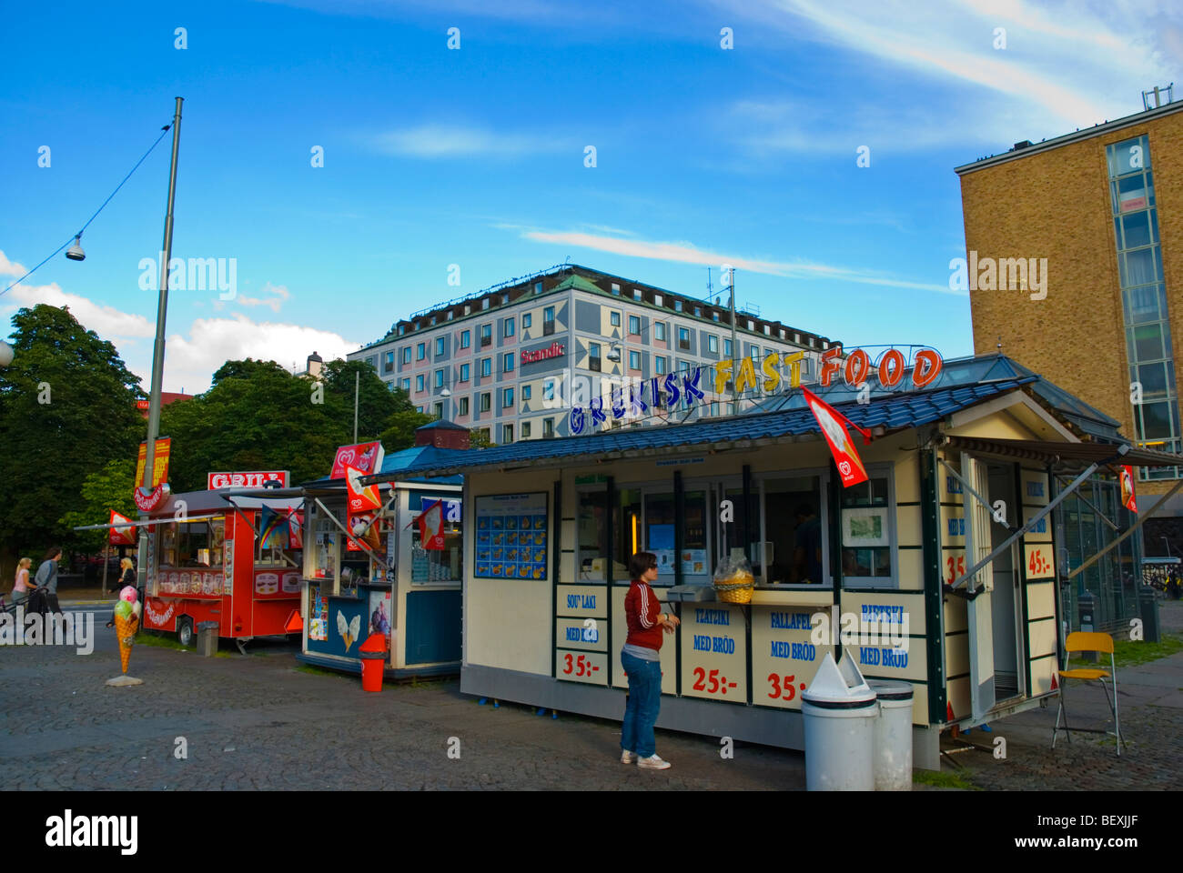 Snack food kiosks hi-res stock photography and images - Alamy