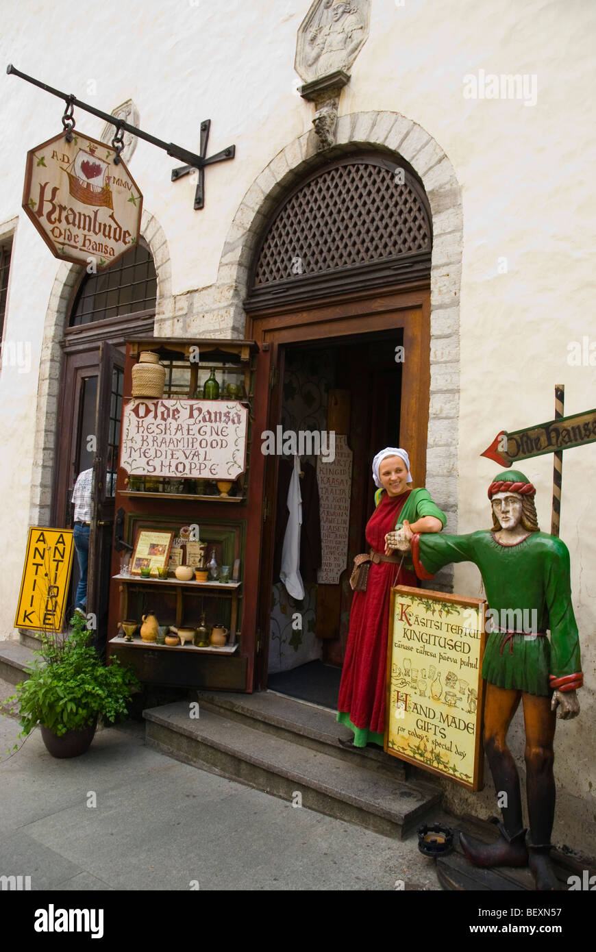 Medieval shop hi-res stock photography and images - Alamy