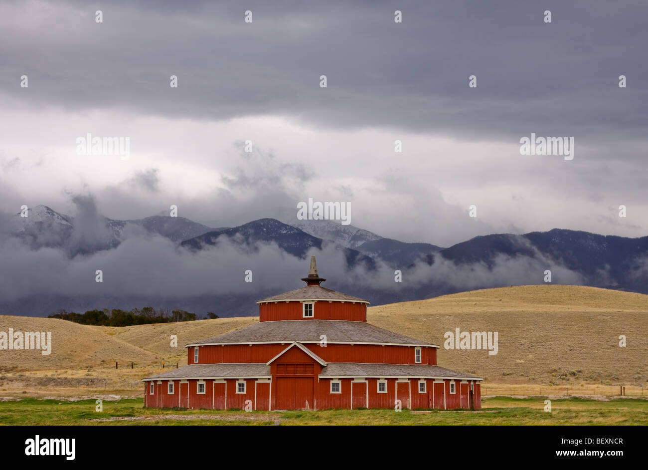 Round Barn, near Twin Bridges, Montana Stock Photo - Alamy