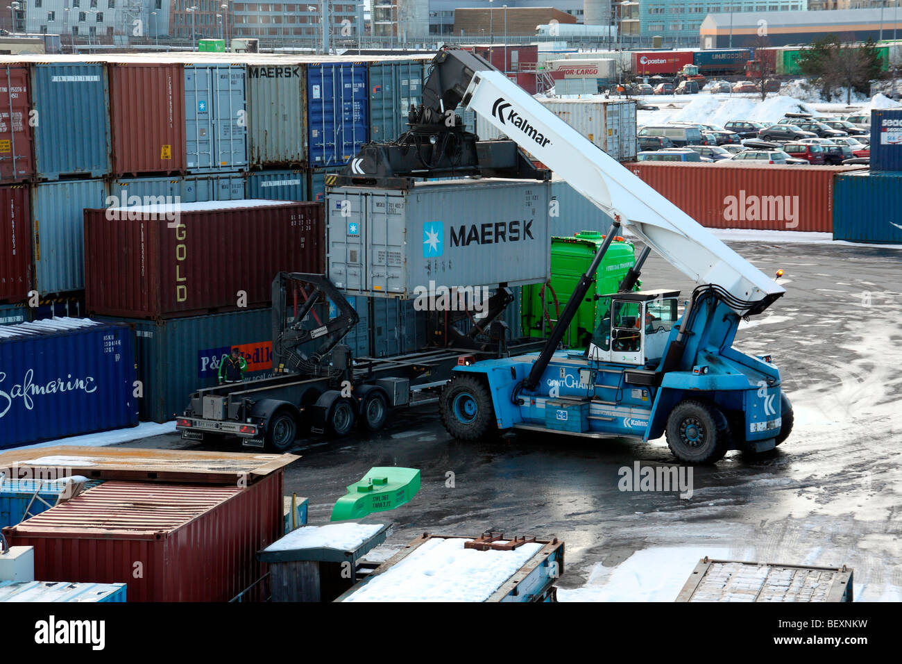Lifting container hi-res stock photography and images - Alamy