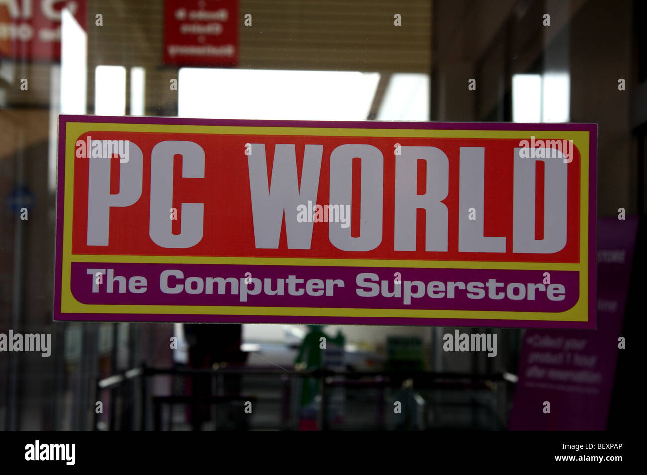 Pc world computer store sign hi-res stock photography and images - Alamy