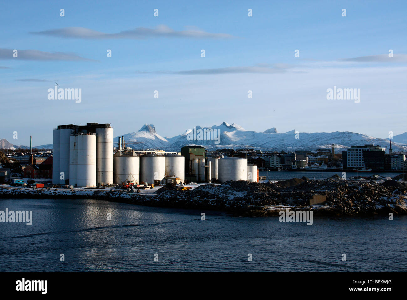 Storgae tanks hi-res stock photography and images - Alamy