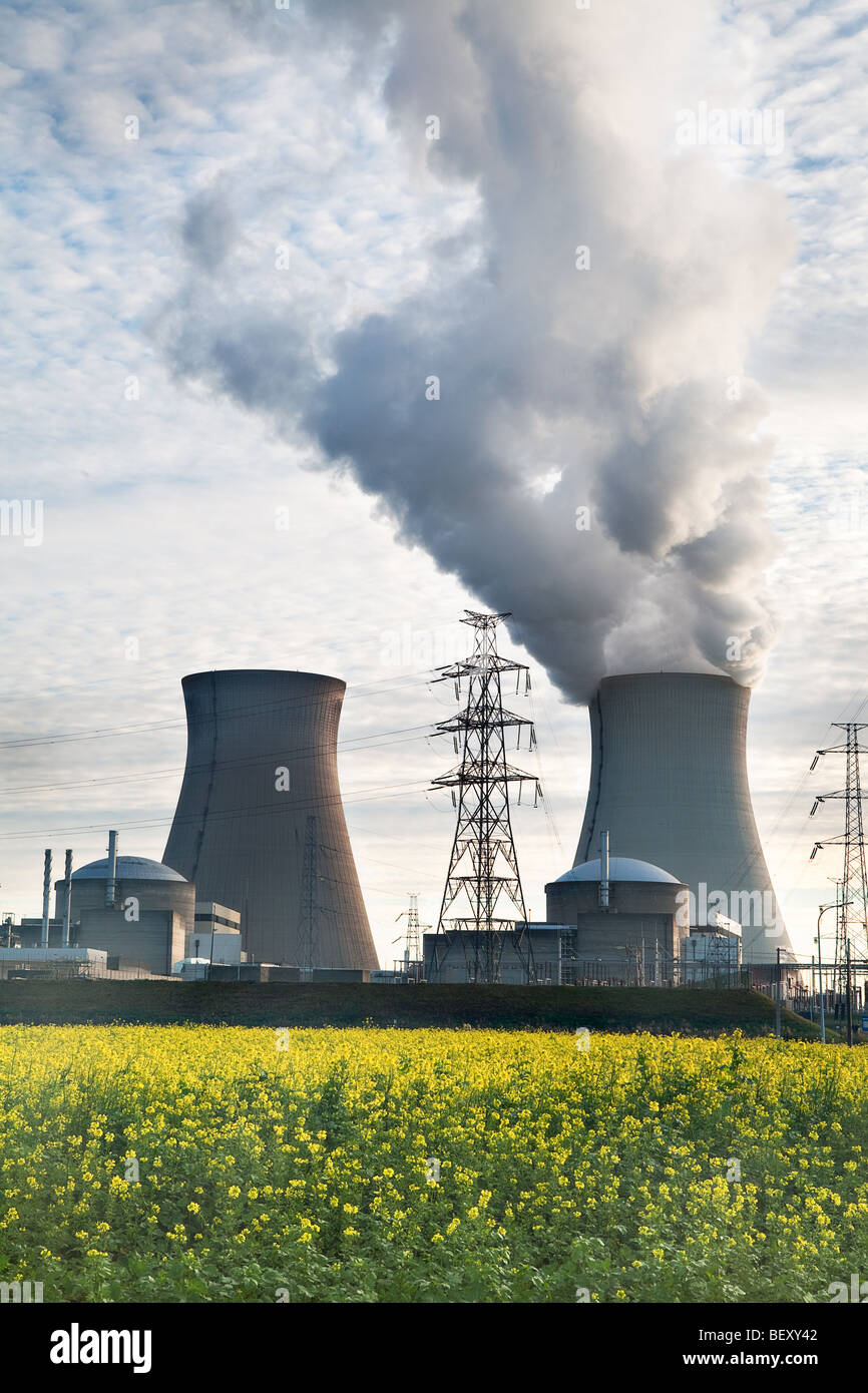 Nuclear cooling tower steam hi-res stock photography and images - Alamy