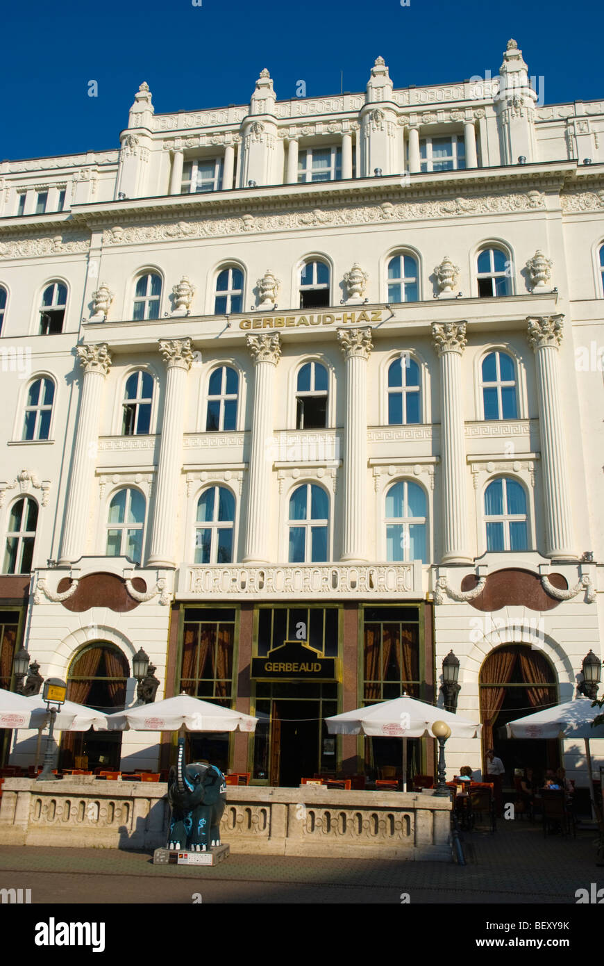 Vorosmarty square cafe gerbeaud hi-res stock photography and images - Alamy