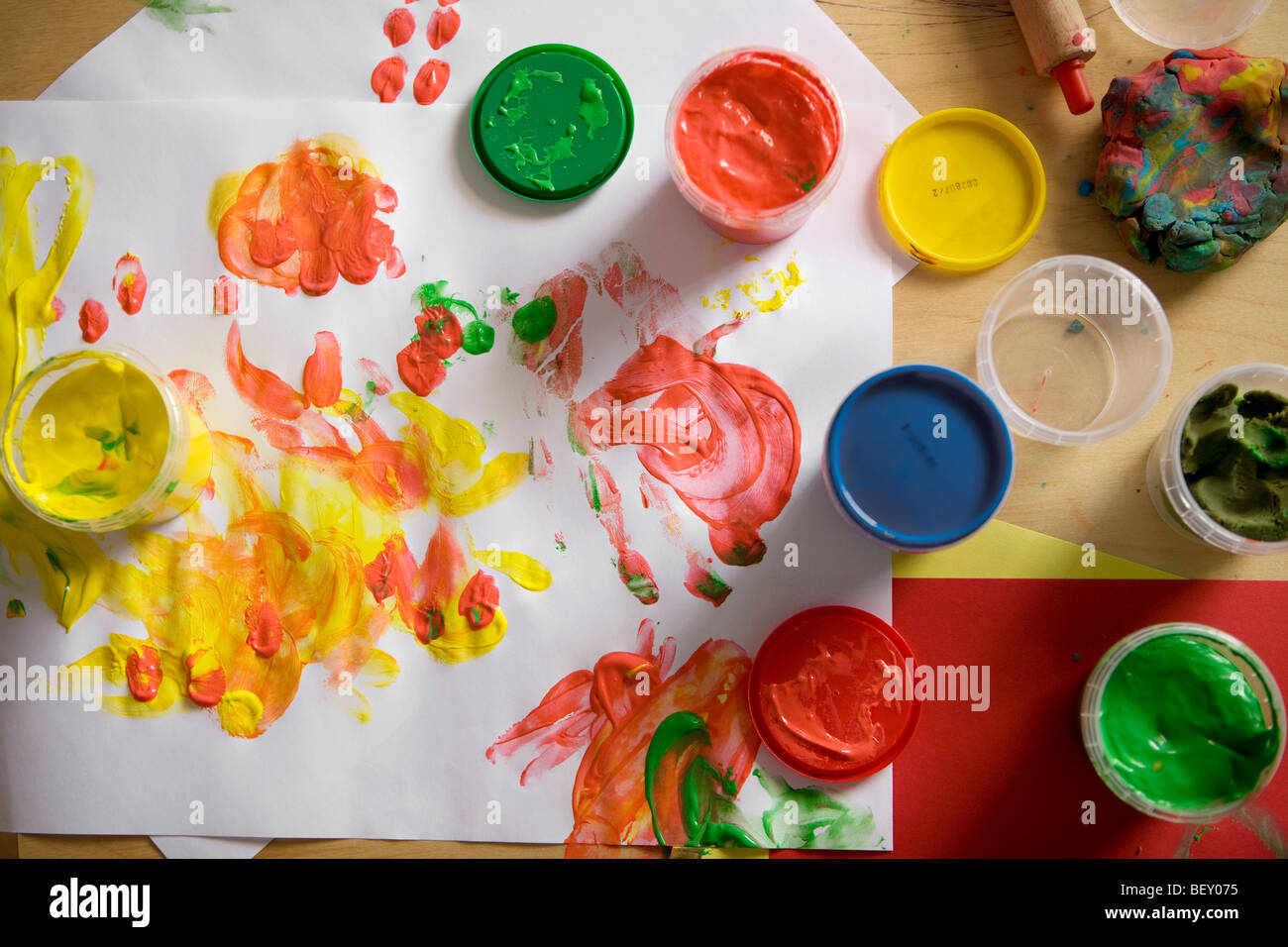 Finger colouring hi-res stock photography and images - Alamy