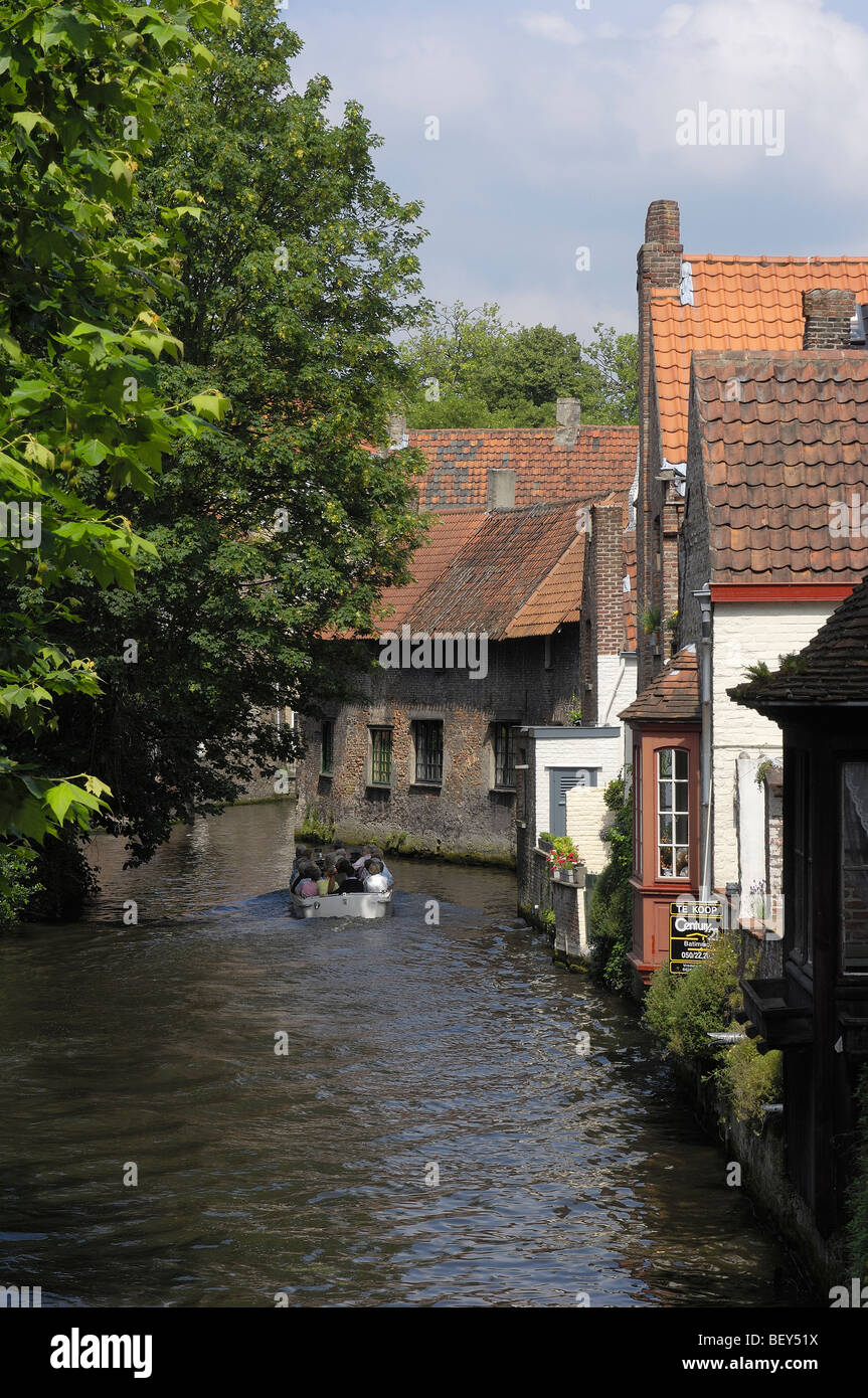 Tourboat on Dijver canal. Brugge,(the Venice of the North). Western ...