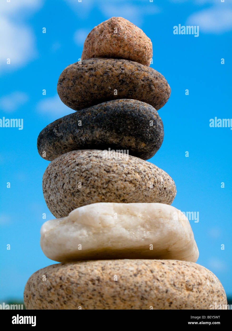 Pebble sculpture hi-res stock photography and images - Alamy