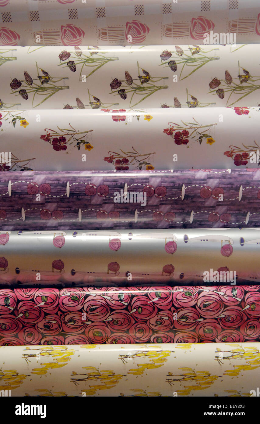 Happy birthday wrapping paper hi-res stock photography and images - Alamy