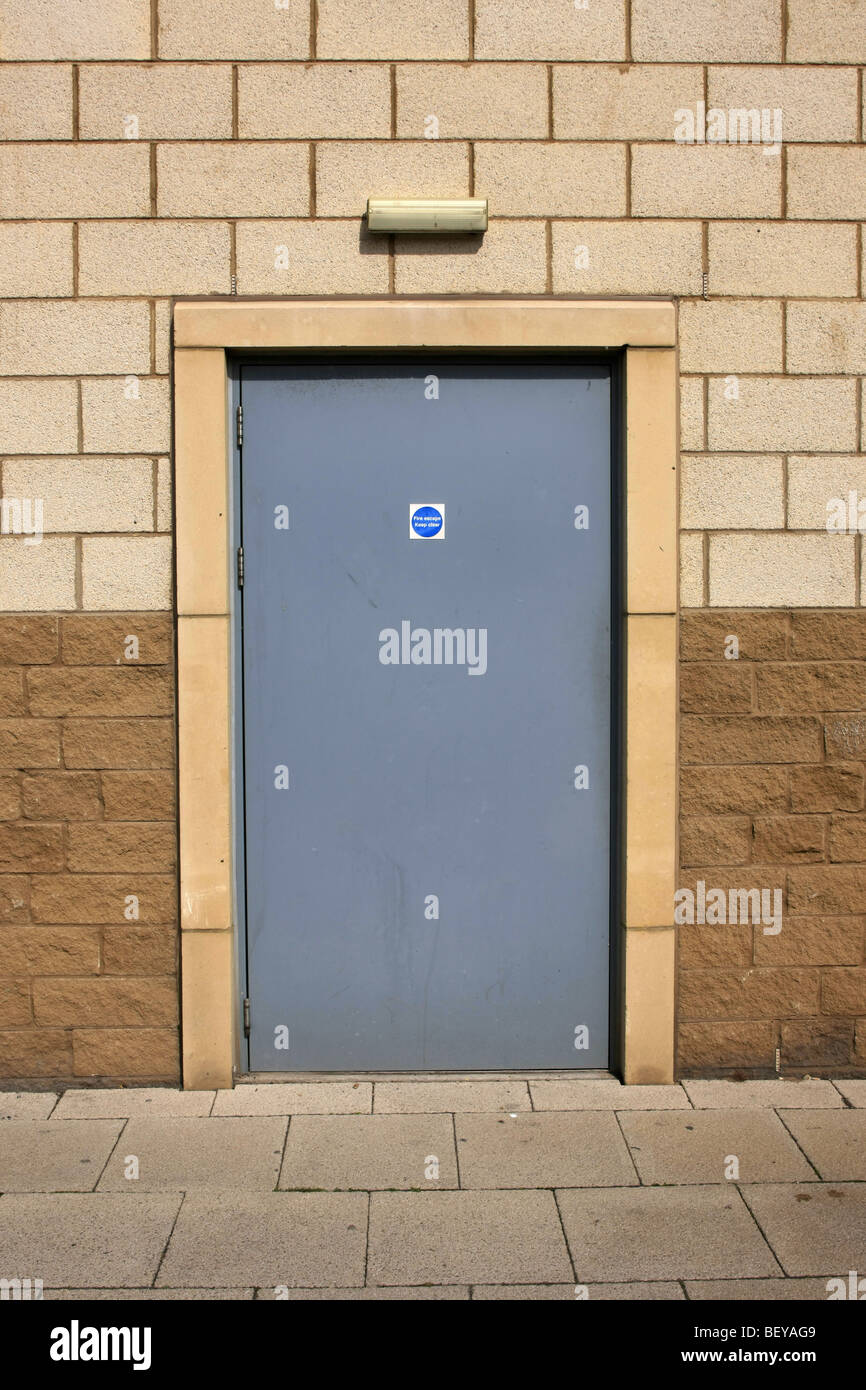 Keep clear of the doors hi-res stock photography and images - Alamy