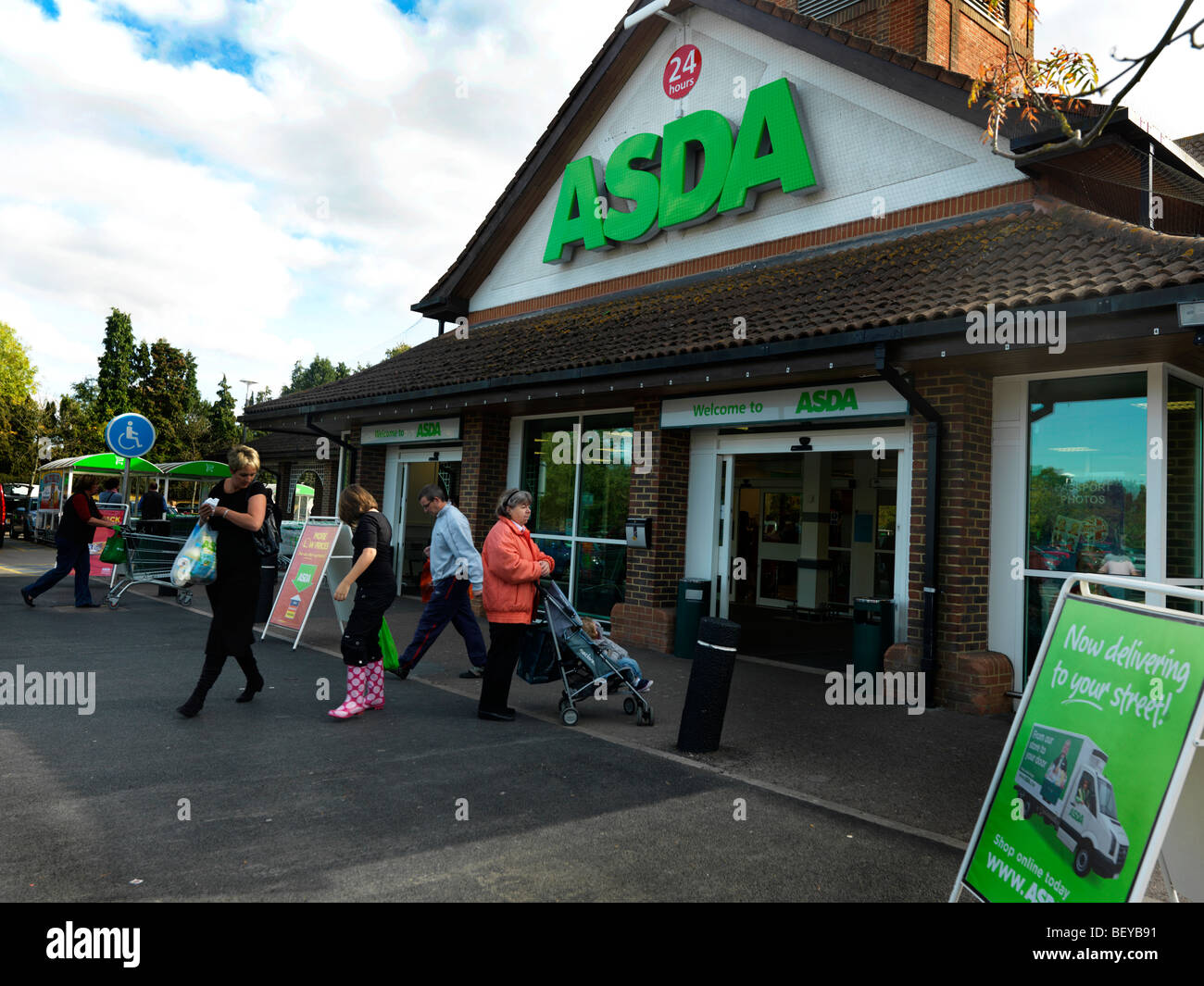 Asda Supermarket Entrance Surrey England Stock Photo - Alamy