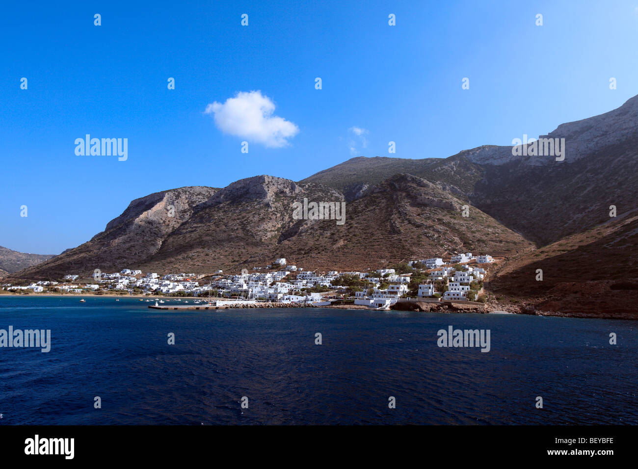 Port of sifnos hi-res stock photography and images - Alamy