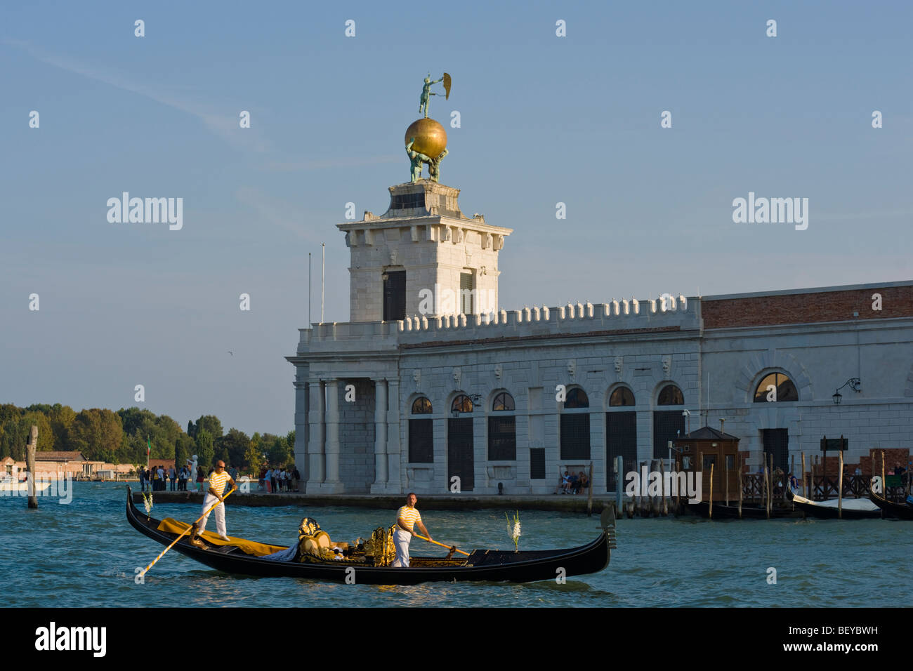 Old Customs House and Gondola, Venice, Italy Stock Photo - Alamy