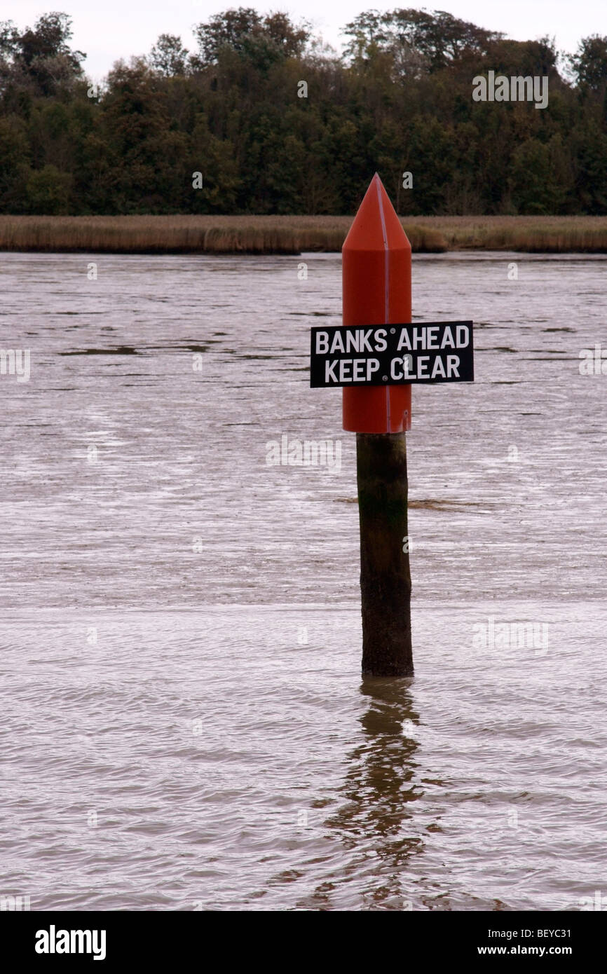 Warning sign "Banks Ahead Keep Clear" intended for boat traffic on ...