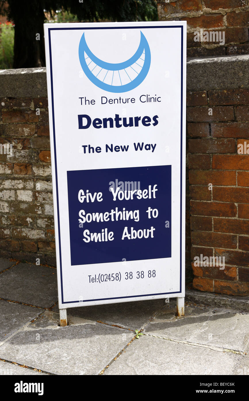 Dentist clinic signs hi-res stock photography and images - Alamy