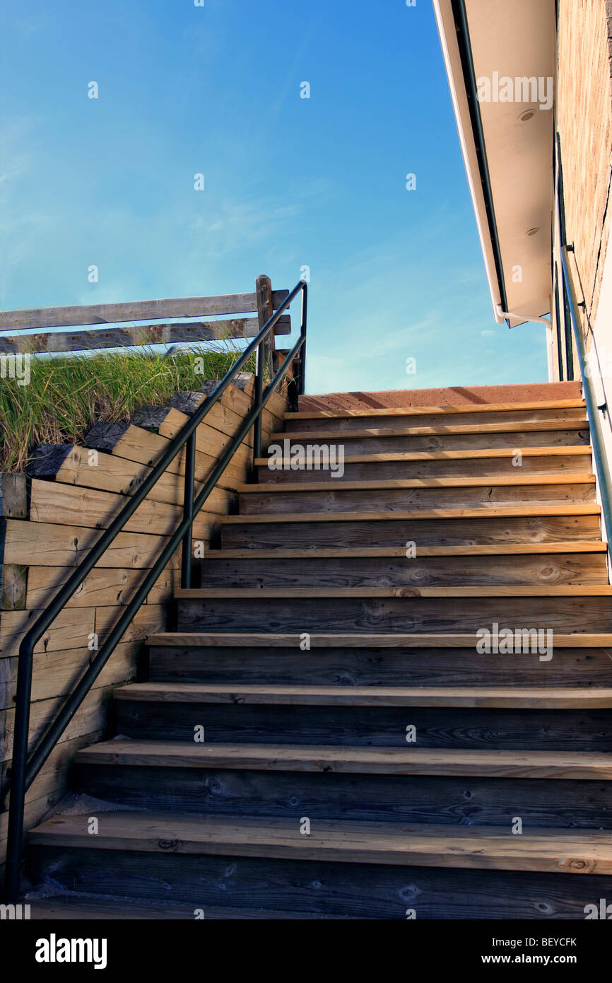 Stairs stairway incline steps up fence hi-res stock photography and ...